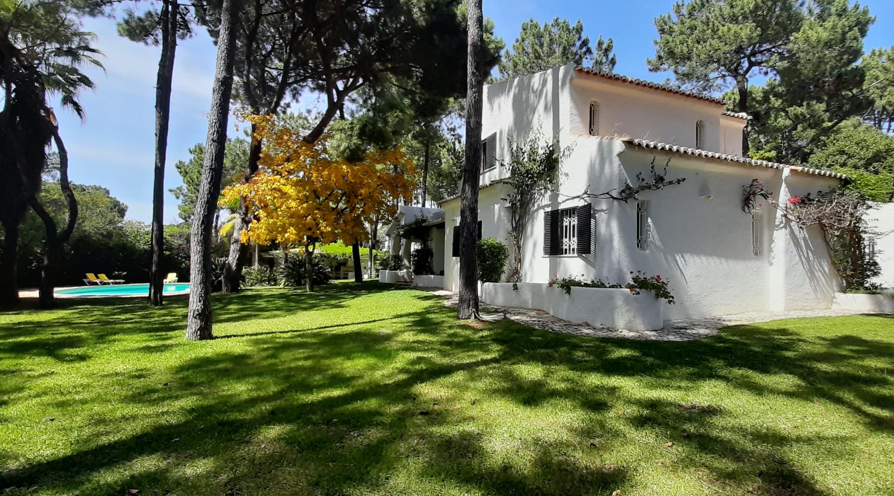 Villa Pinhal Villa in Portugal sleeps 8 Ocholo - Ocholo